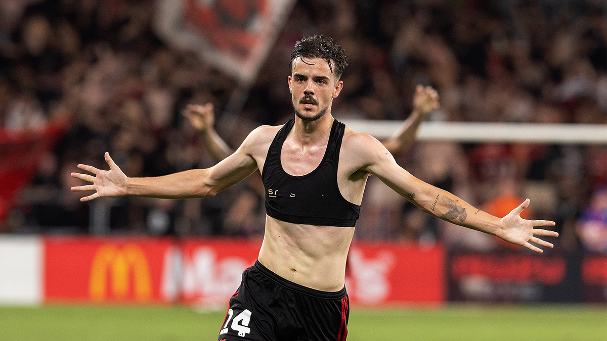 Wanderers and Milanovic agree to record deal with Aberdeen - Western ...